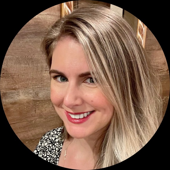 Laura's Closet (@laurak349) | Poshmark